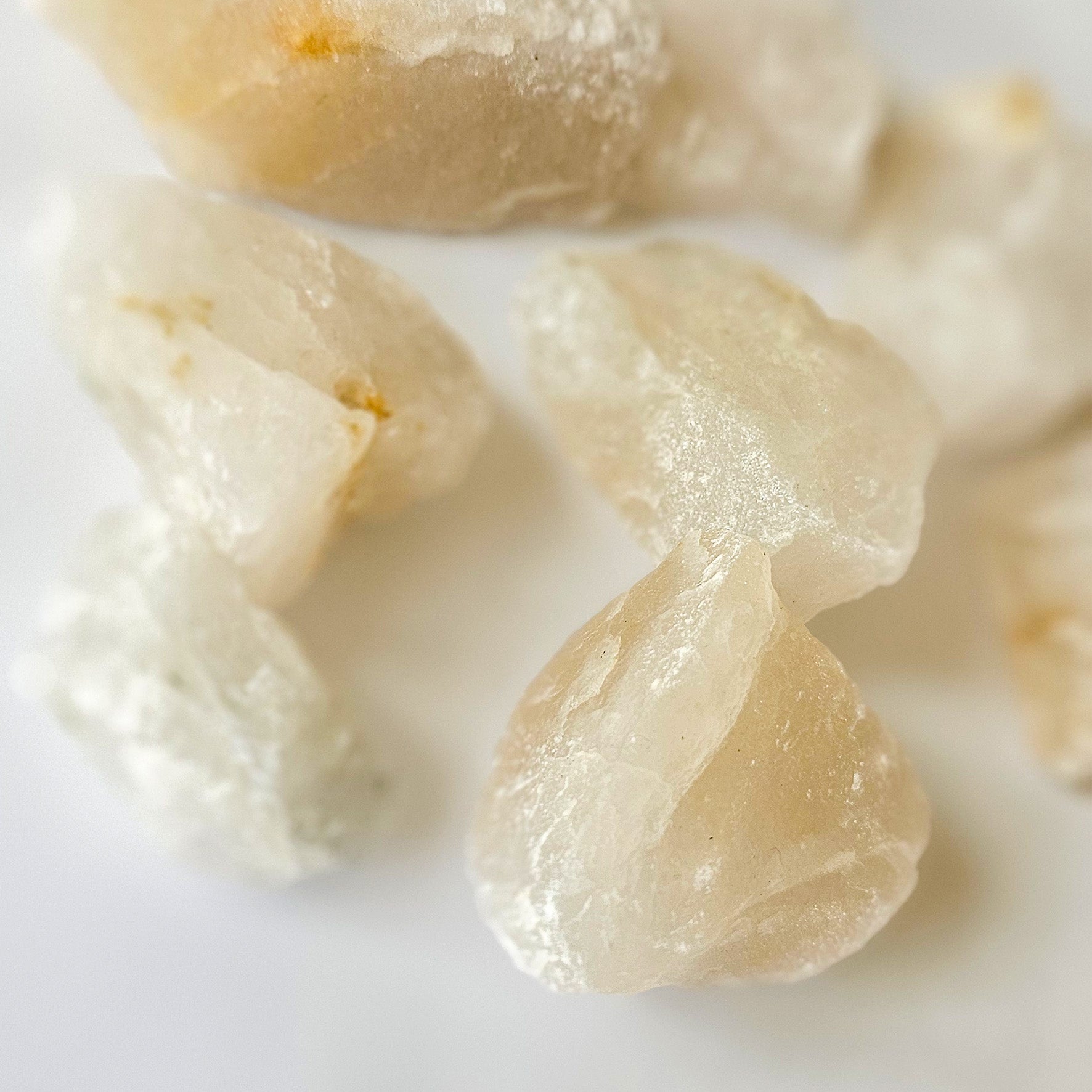 10 pieces of Natural Raw Quartz Earth Stones 1.5 - 3 inches – Hyaluxe Body